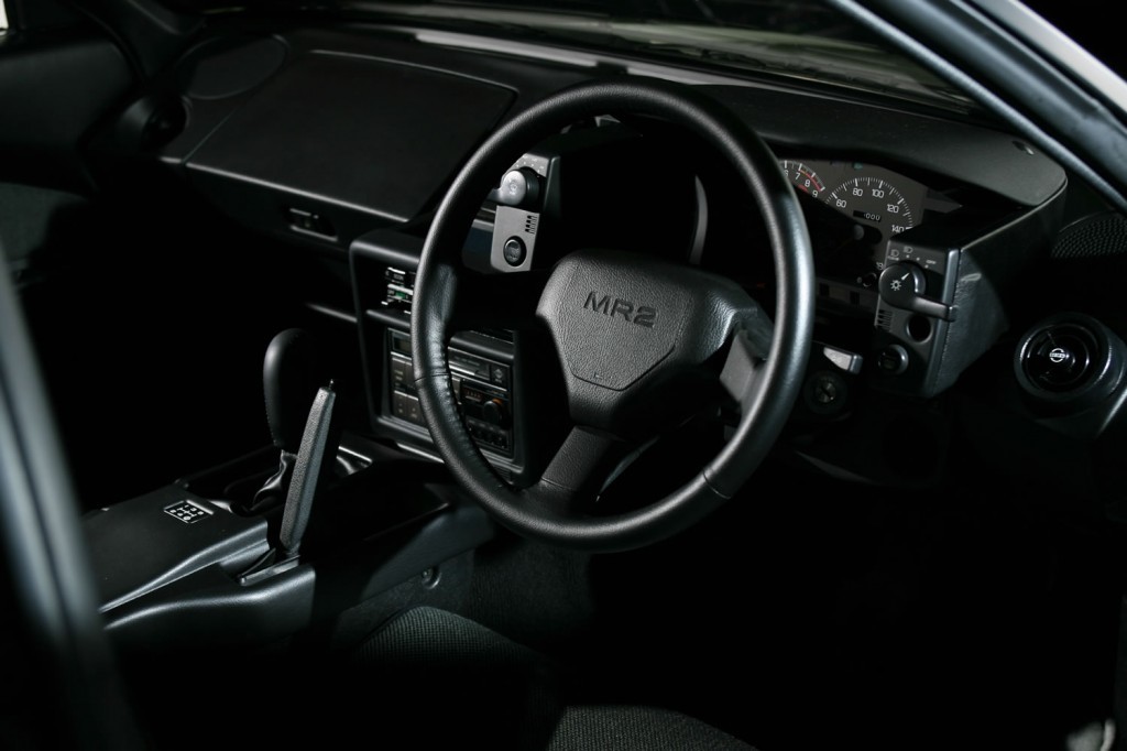 El primero con motor central.......................mr2 aw11 - ClubJapo ...